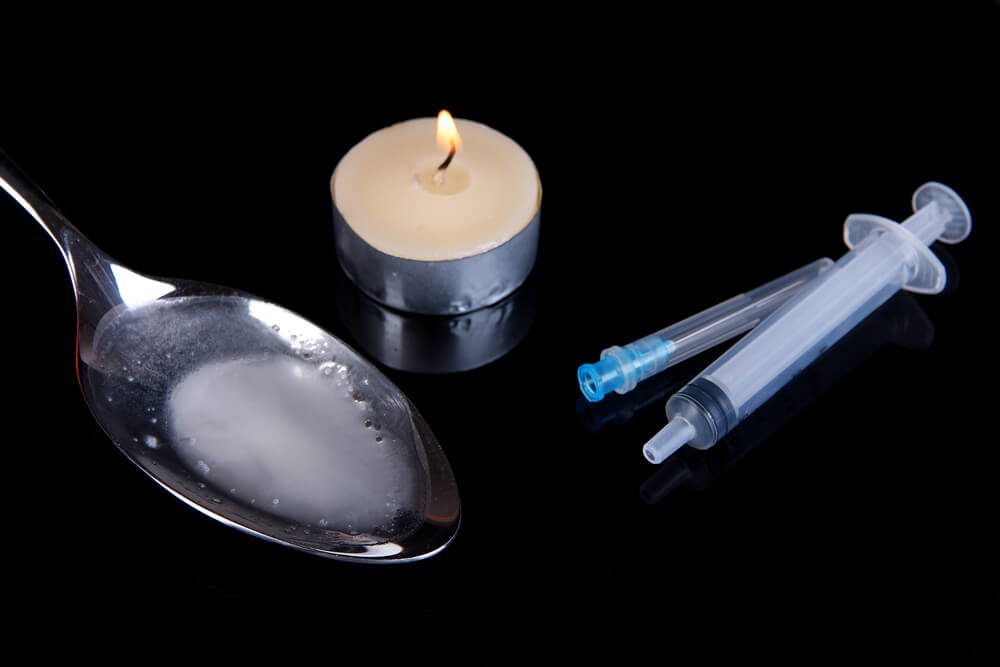 Crystal Drug: 7 Signs of Abuse | Meth Addiction Facts